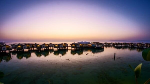 Ride The Waves: Floating Toranj Hotel In Kish Review
