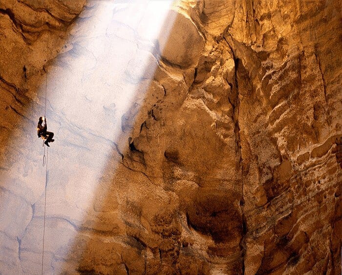 Parau Cave: An Adventurer’s Underground Challenge