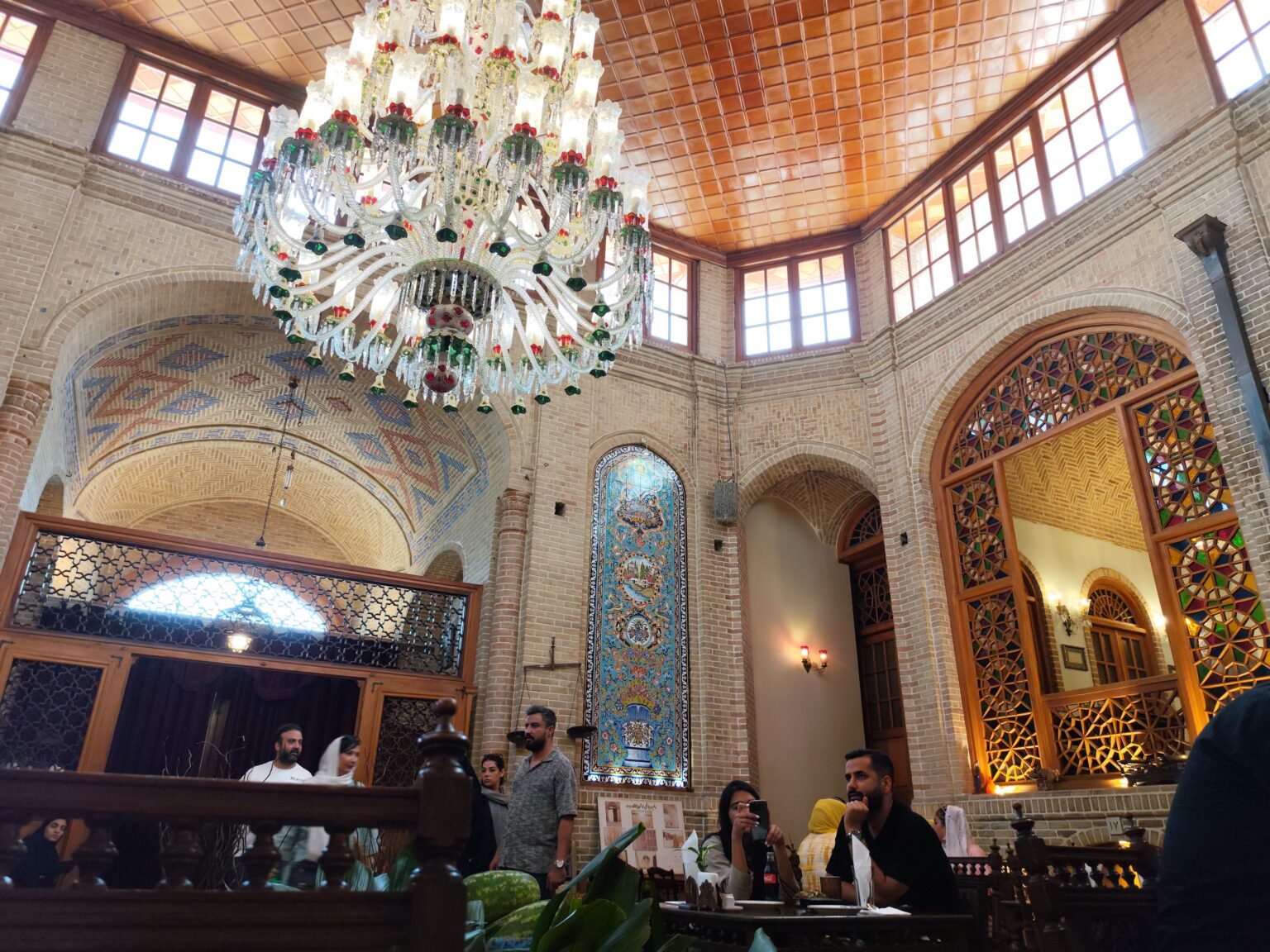 Top 25 Restaurants In Tehran For First-Time Visitors
